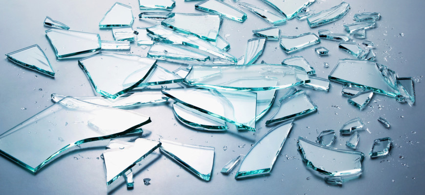 Forensic Glass Experts Examination | Forensics-UK